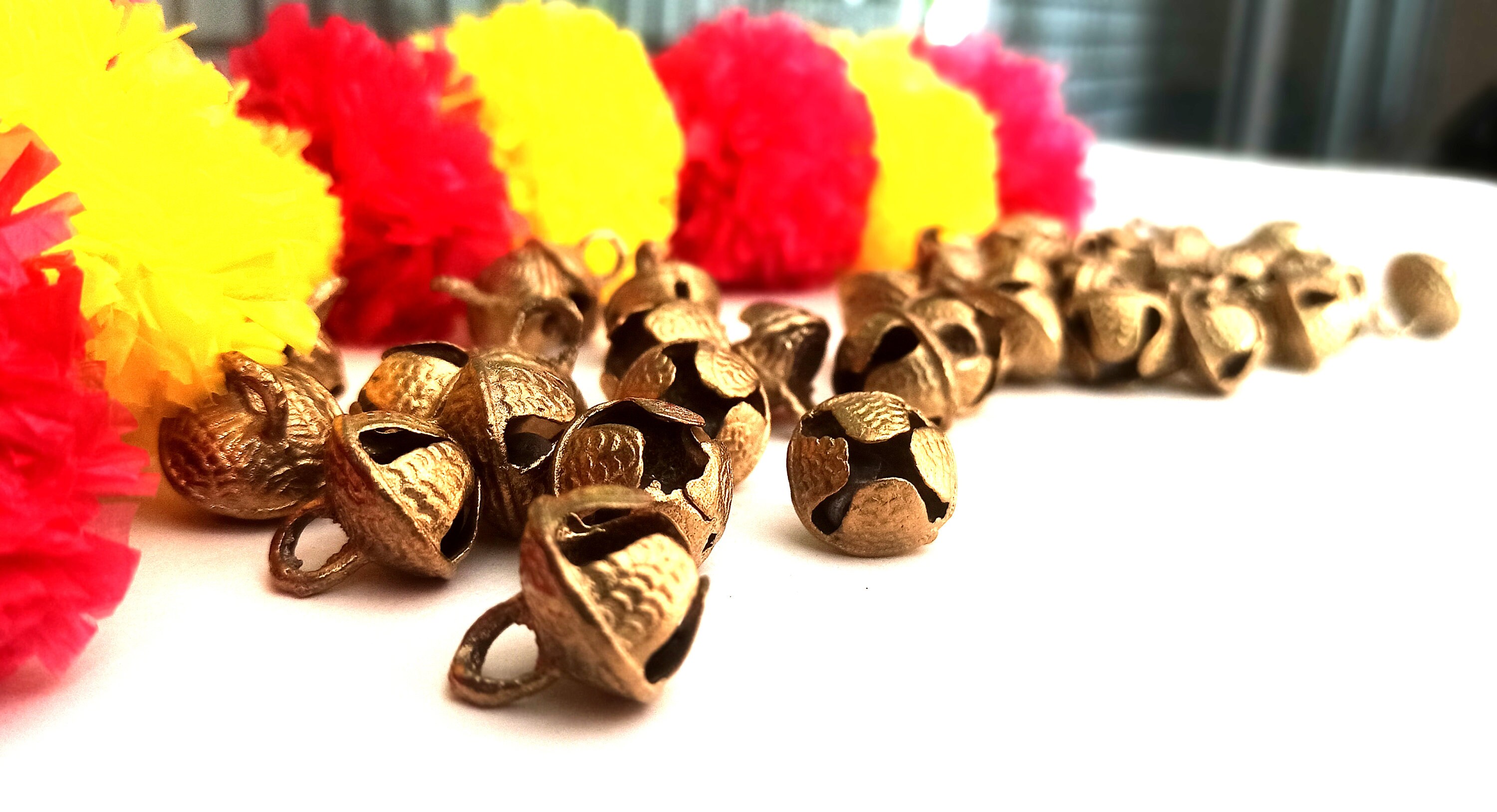 100 Pcs Indian Brass Ghongroo Bells Loose Beads Music Dance Classes ...