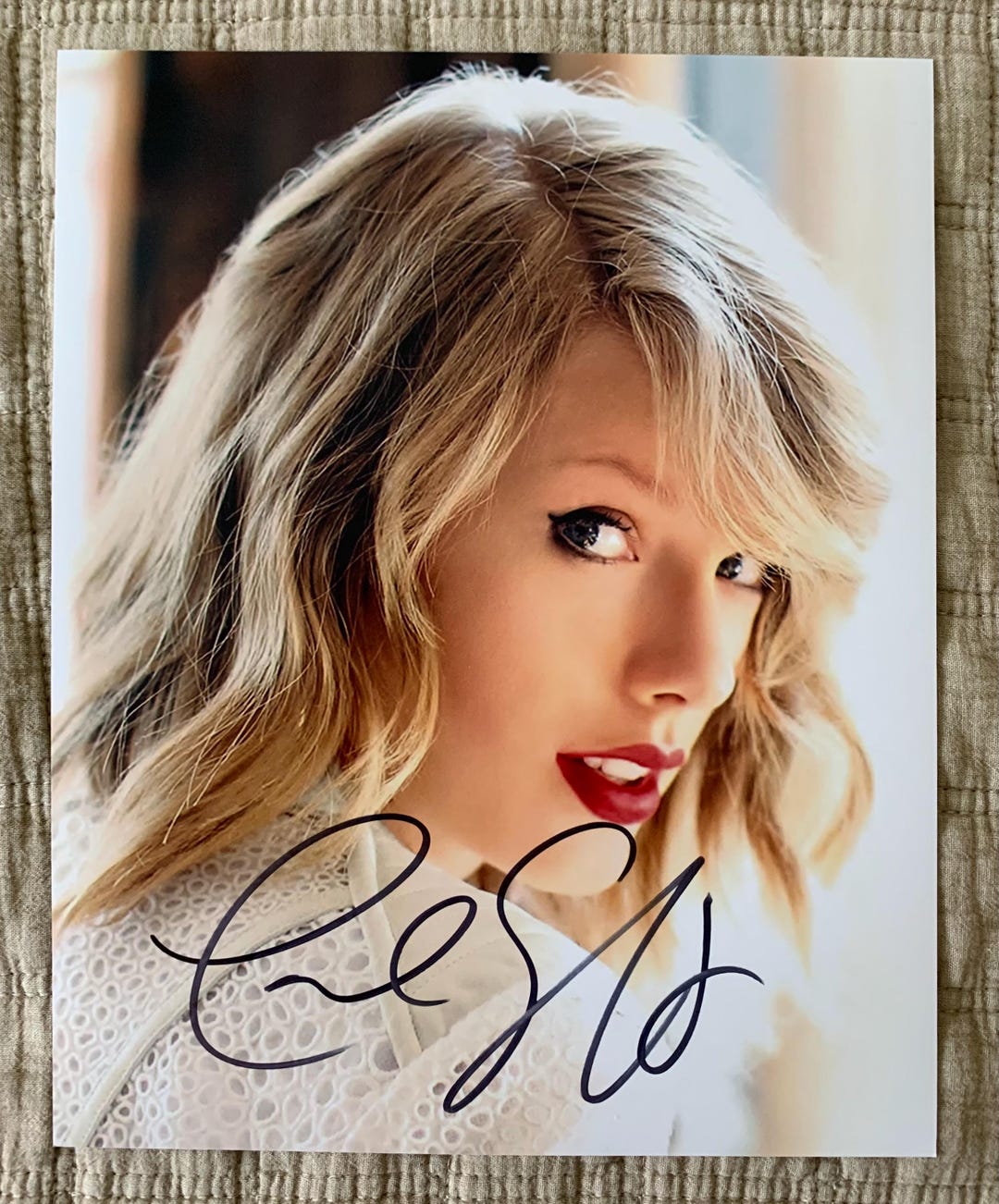Taylor Swift Hand Signed 8x10 Photo With COA - Etsy