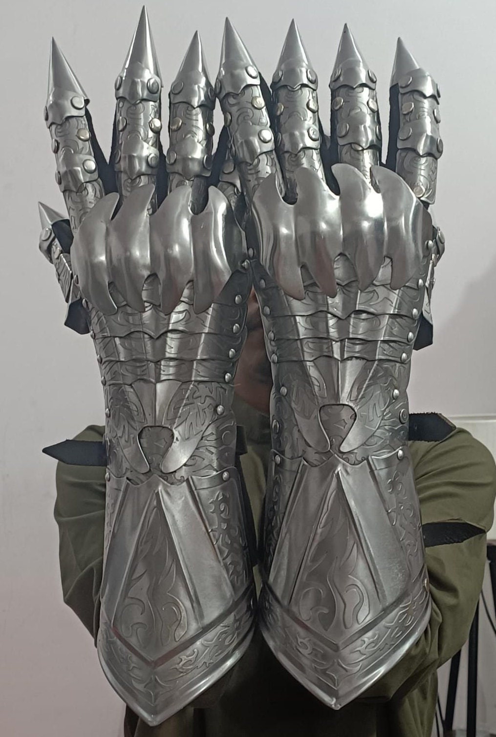 Nazgul Medieval Armor Gauntlet Hand Wearable Pair Gauntlet Gloves ...