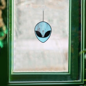 Stained Glass Alien Head Window Hanging Suncatcher, Window Hanging ...