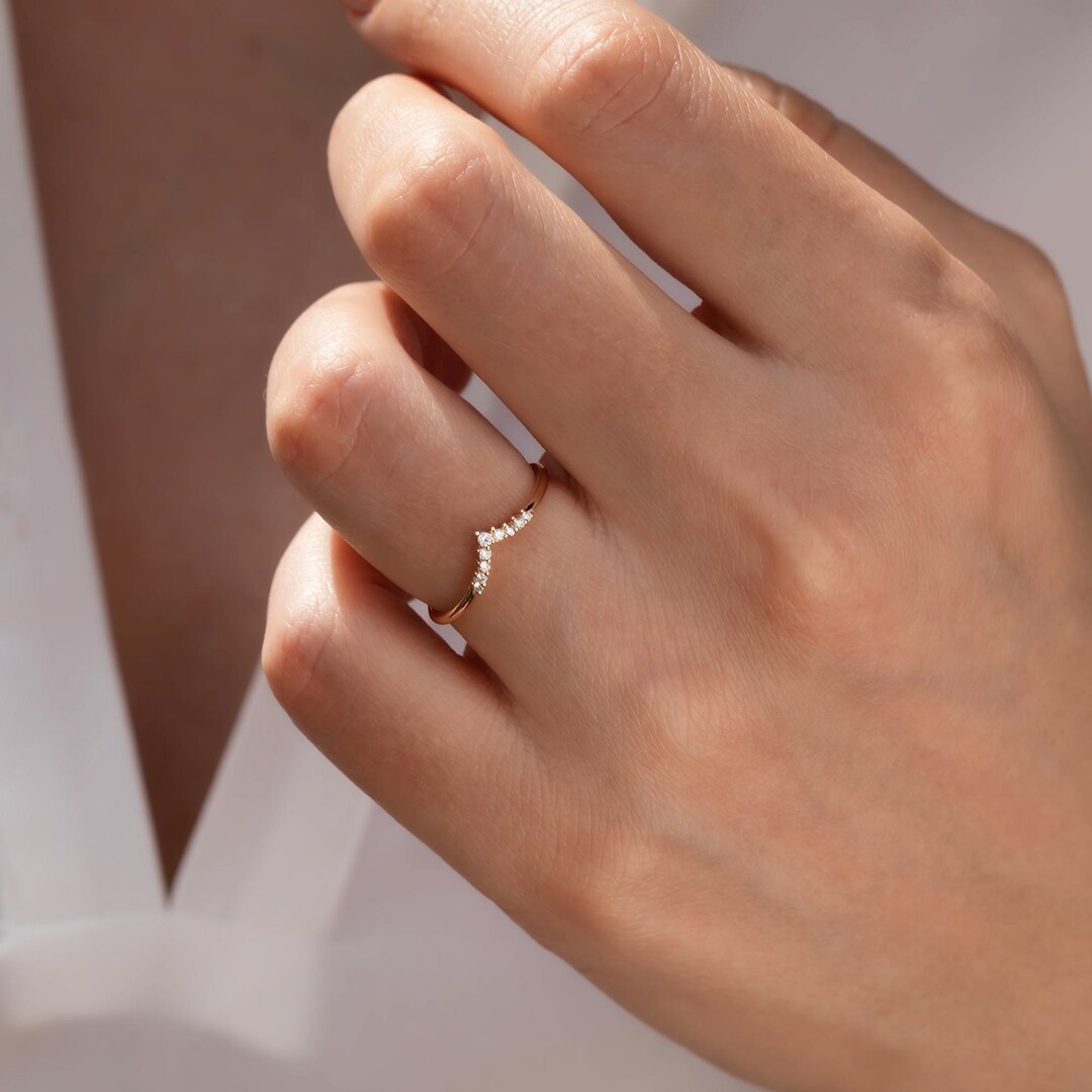 Solid Gold V-shaped Diamond Ring, Delicate Chevron Design, Elegant ...