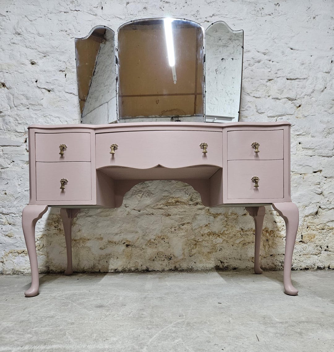 Vintage Queen Anne Style Dressing Table With 5 Drawers and 3 Way Mirror ...