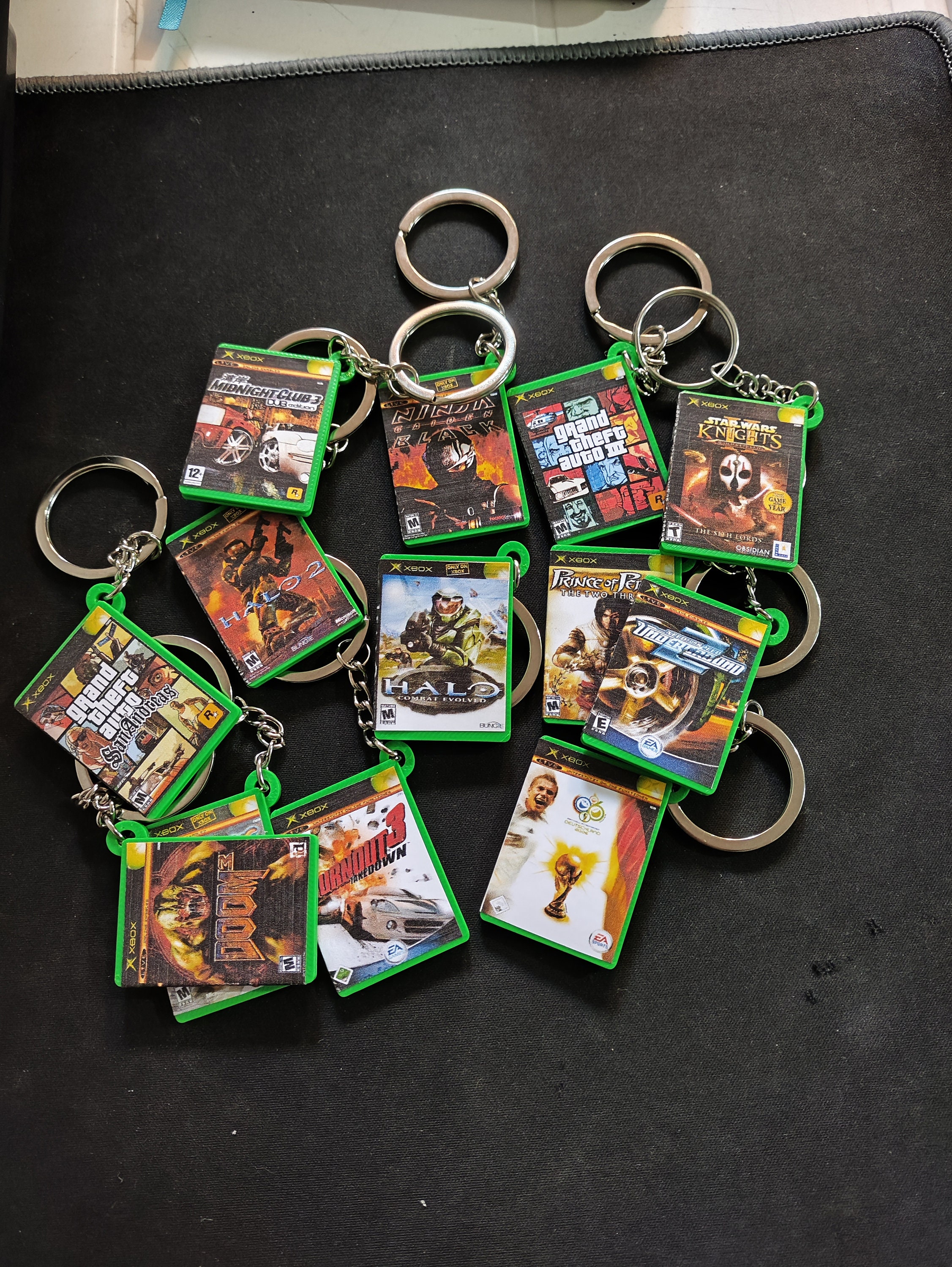Xbox classic keychains (llaveros xbox clasico) stl file (archivo ...