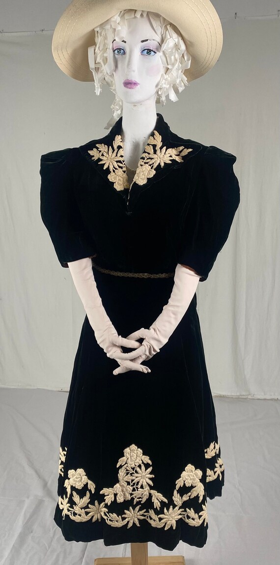 interesting lace dress - Gem