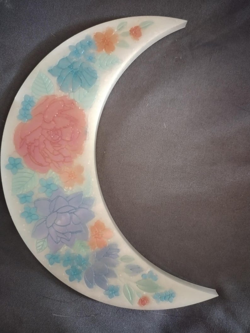 Handcrafted Epoxy Resin Floral Moon- Unique Home Decor - Etsy