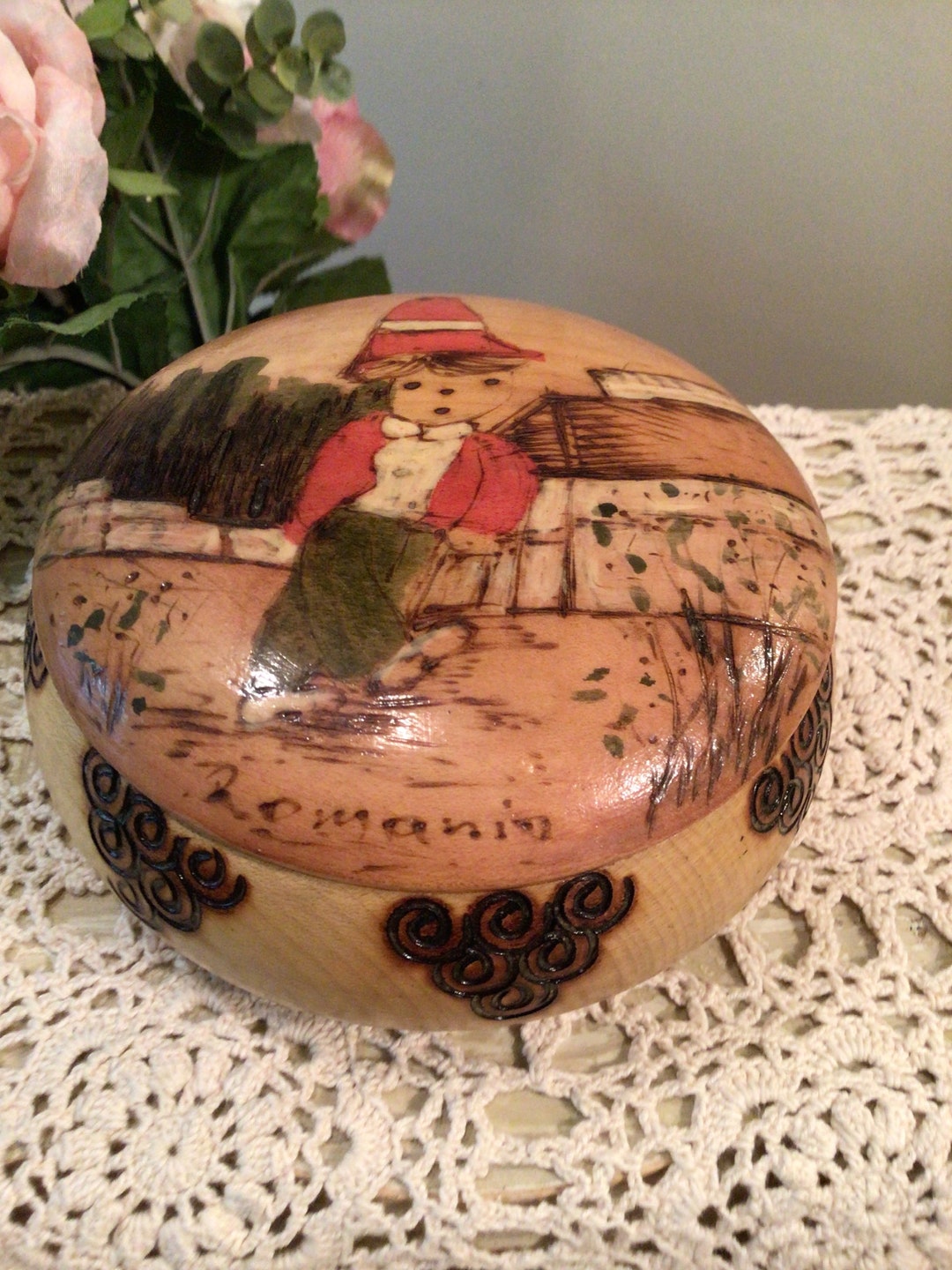 Vintage ROUND ROMANIAN WOODEN Box, Hand Painted> - Etsy
