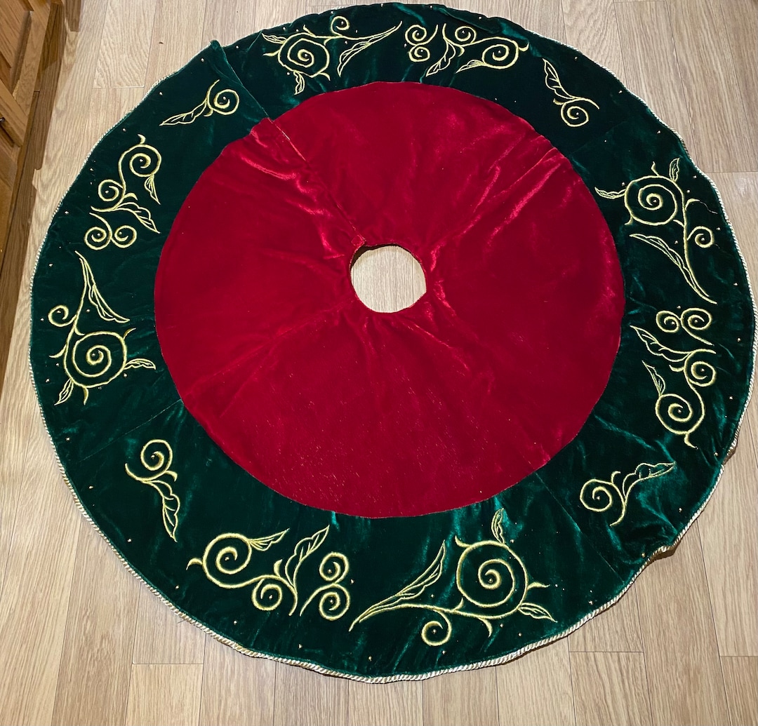 TREE SKIRT VELVET Vintage/round/ Red/green/gold /47 Wide - Etsy