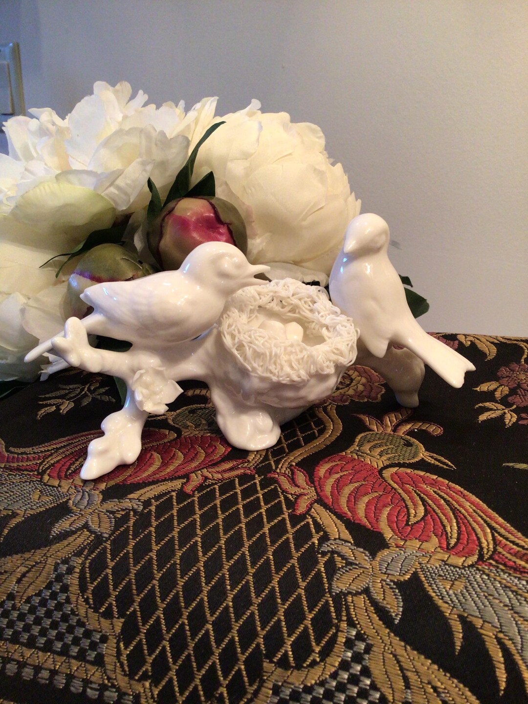 Vintage GODIGER Ceramic GOLDFINCH FIGURINE 6786 Milk Glass, Spaghetti ...
