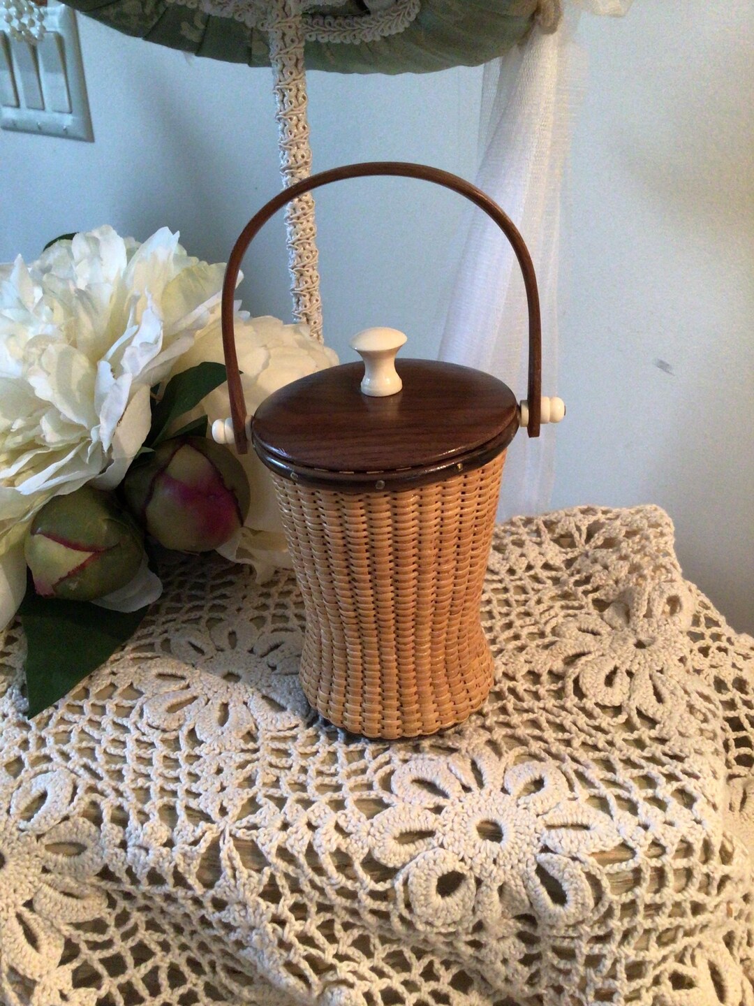 Vintage LIDDED NANTUCKET BASKET Cane Weaving, Carved Wooden Staves ...
