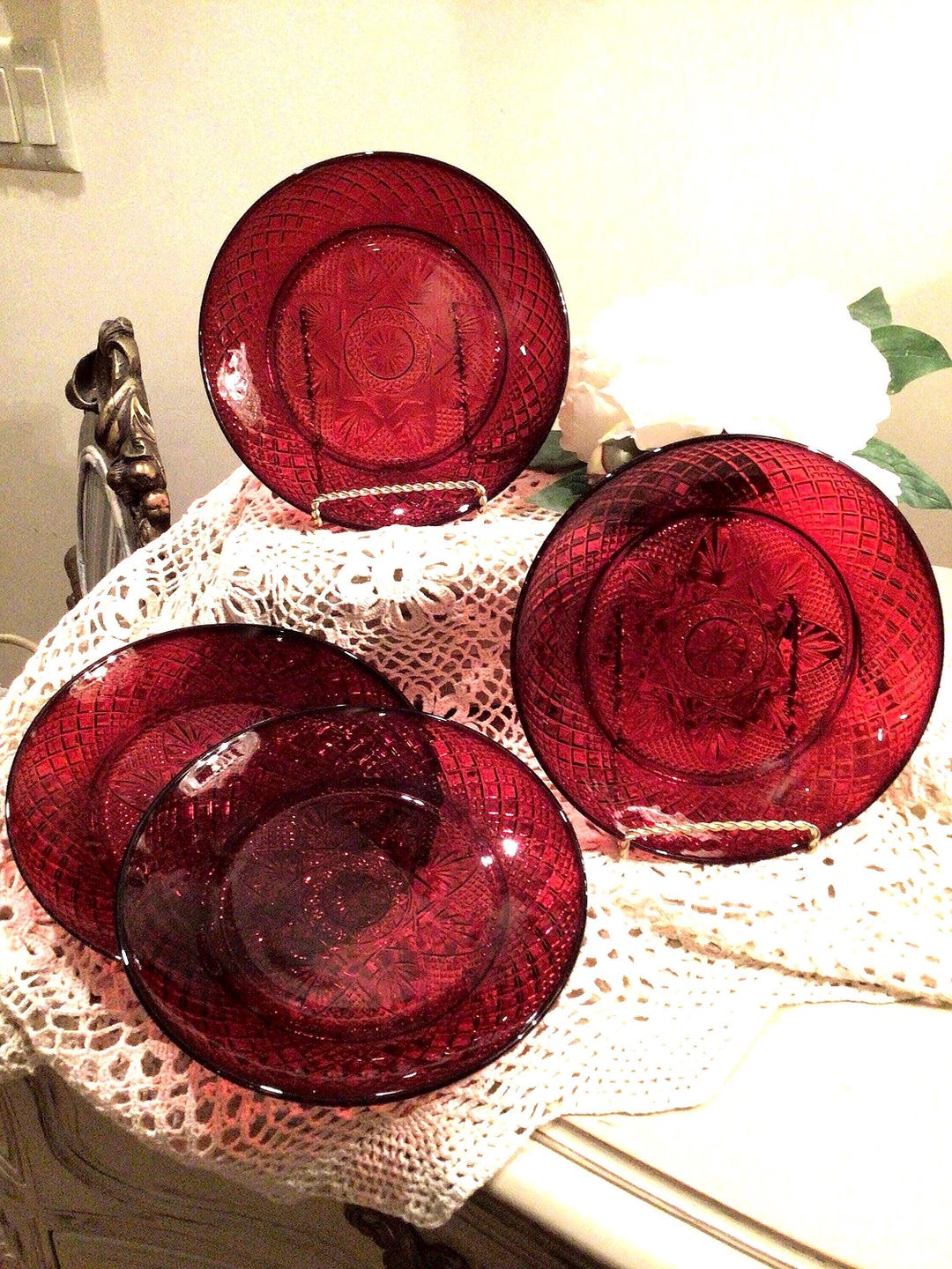 Vintage Set of 4 LUMINARC RUBY RED Lunchen Plates D’arques Durand ...