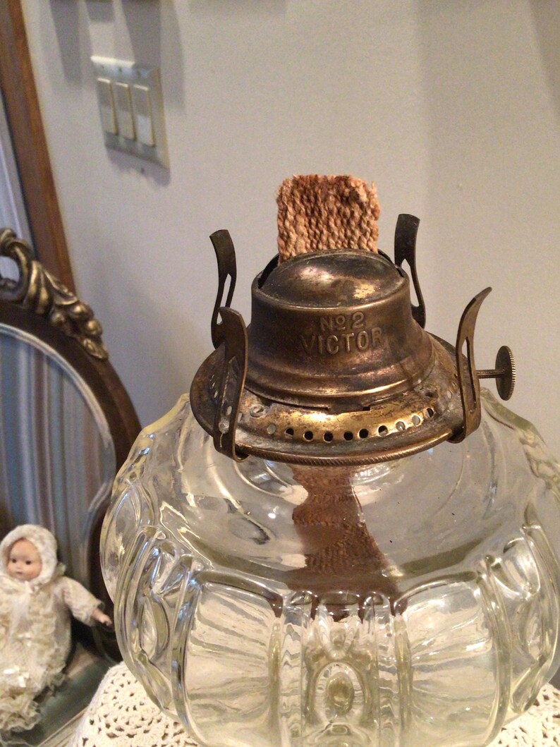 VINTAGE VICTOR No. 2 OIL Lamp Clear Glass Kerosene Ornate 10 1/2” - Etsy