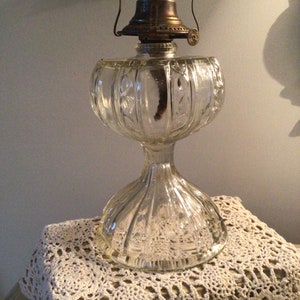 VINTAGE VICTOR No. 2 OIL Lamp Clear Glass Kerosene Ornate 10 1/2” - Etsy