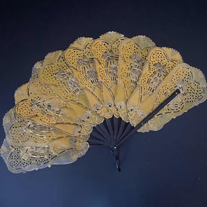 W0694 Rear Antique Dutch Indonesian Hand Fan/hand Gold Painted Pierced ...
