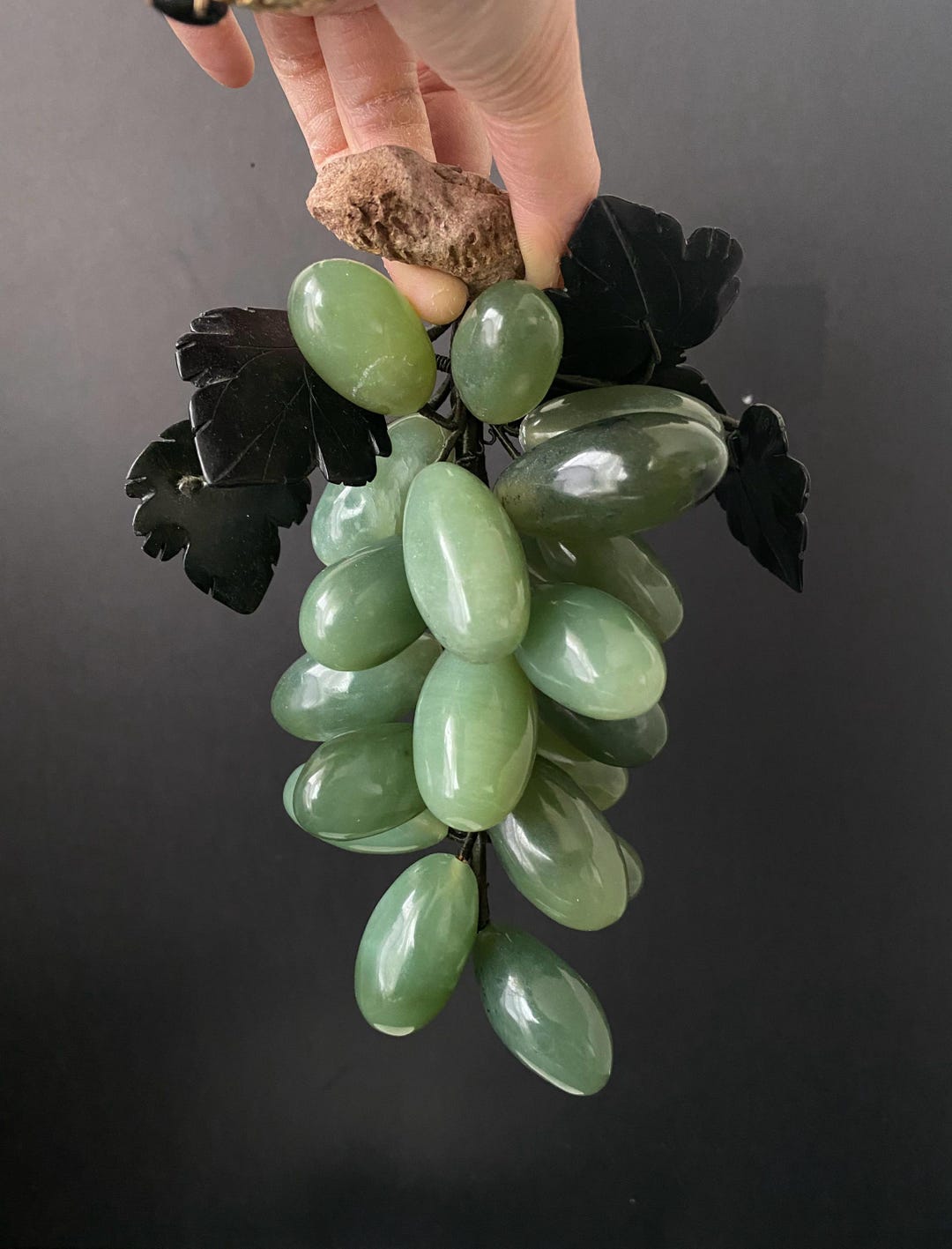 W0587 Vintage Gemstone Jade / Jade Grapes Sculpture / Carved Jade ...