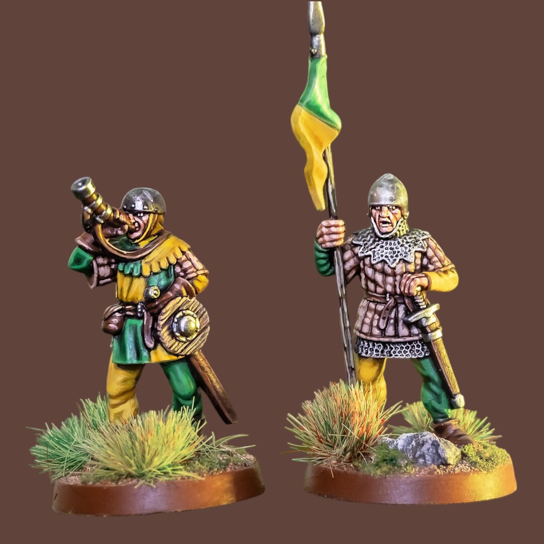 Medieval Banner Bearer and Hornblower 28mm 1/56 Medieval Wargames ...