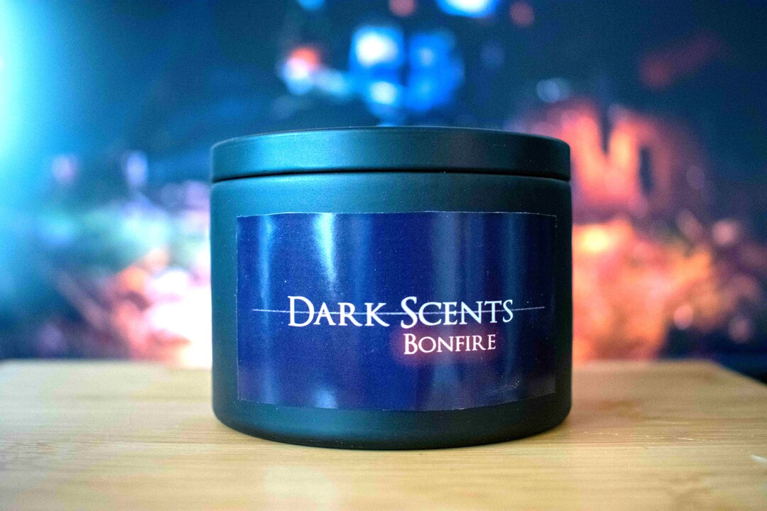 Gaming Candle Bonfire Smoldering Woods Smoked Cedar, Hint of Amber 8 Oz ...