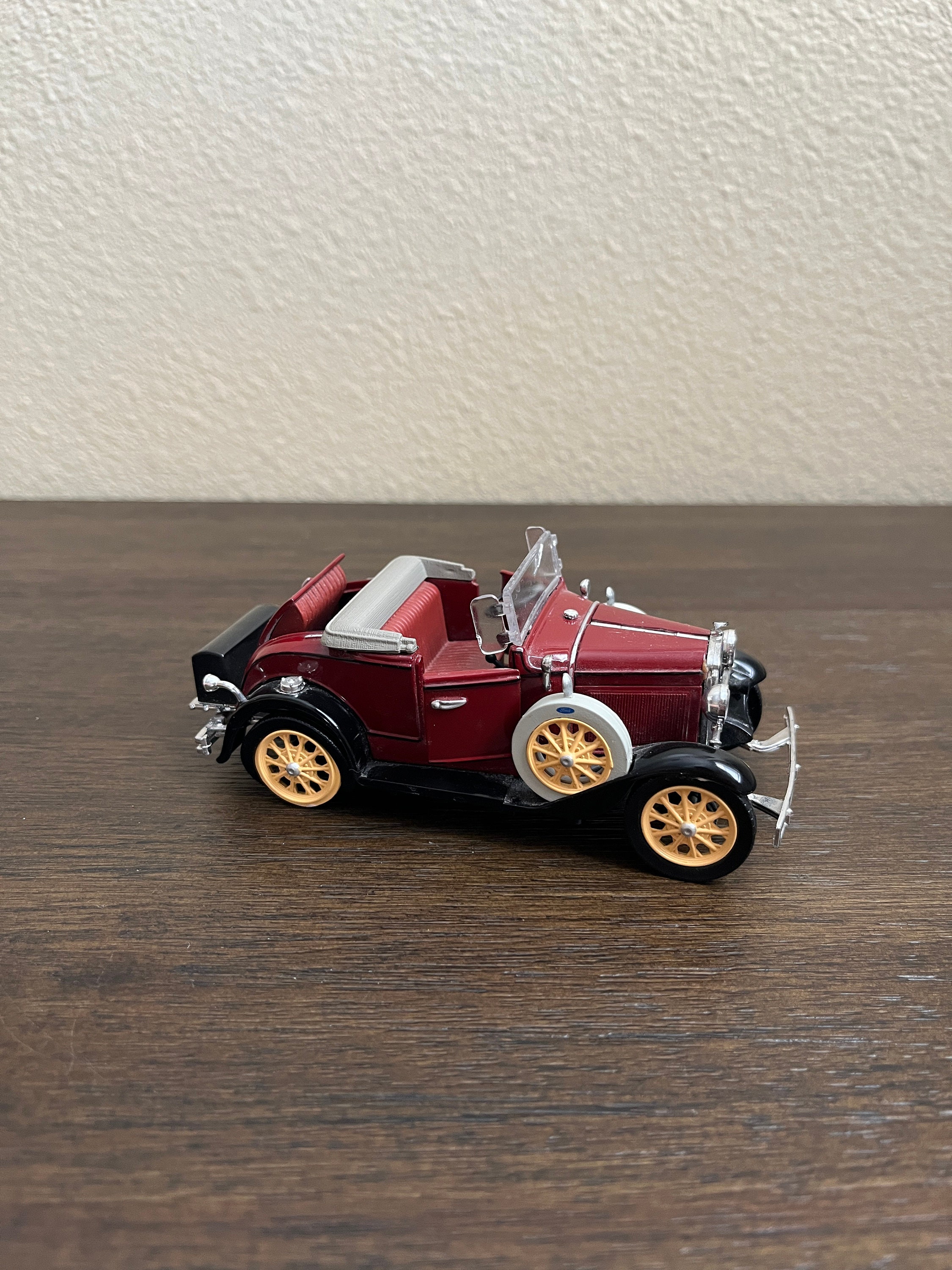 1931 Ford Roadster Model A 1:32 Scale Model Car National Motor Museum ...