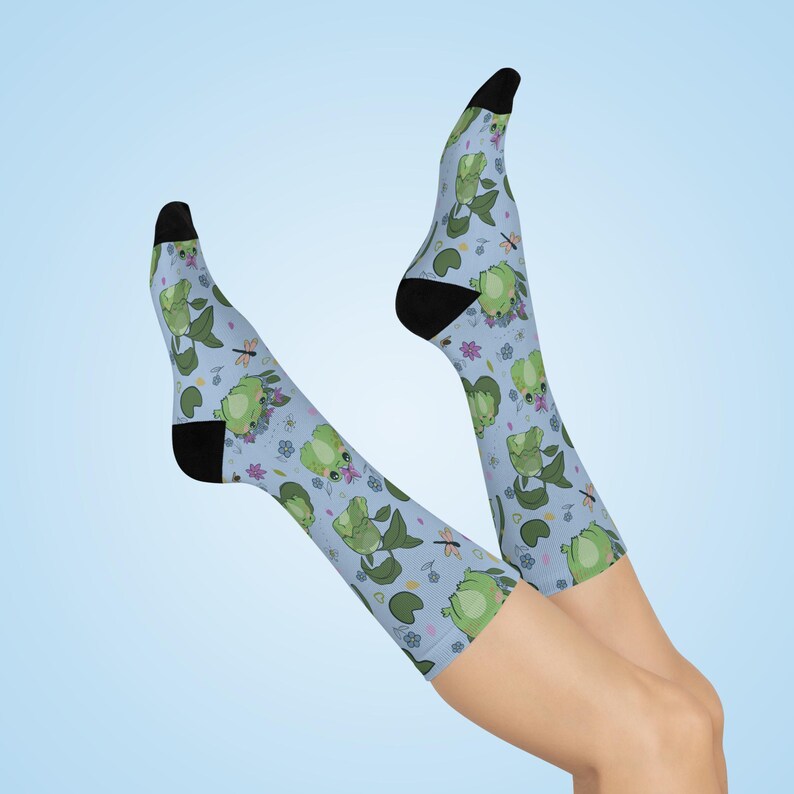 Frog Socks, Cute Animal Footwear, Happy Amphibian Crew Socks, Blue Frog ...