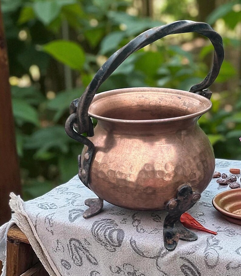 Small W German Copper Cauldron With Iron Handle & Feet, Witchy Altar ...