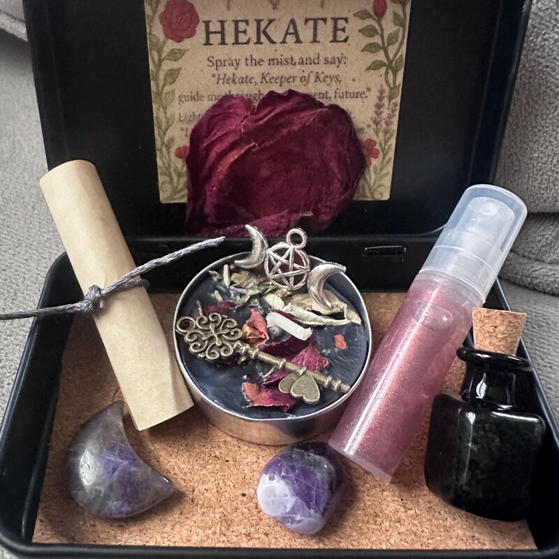 Mini Hekate Travel Altar - Etsy