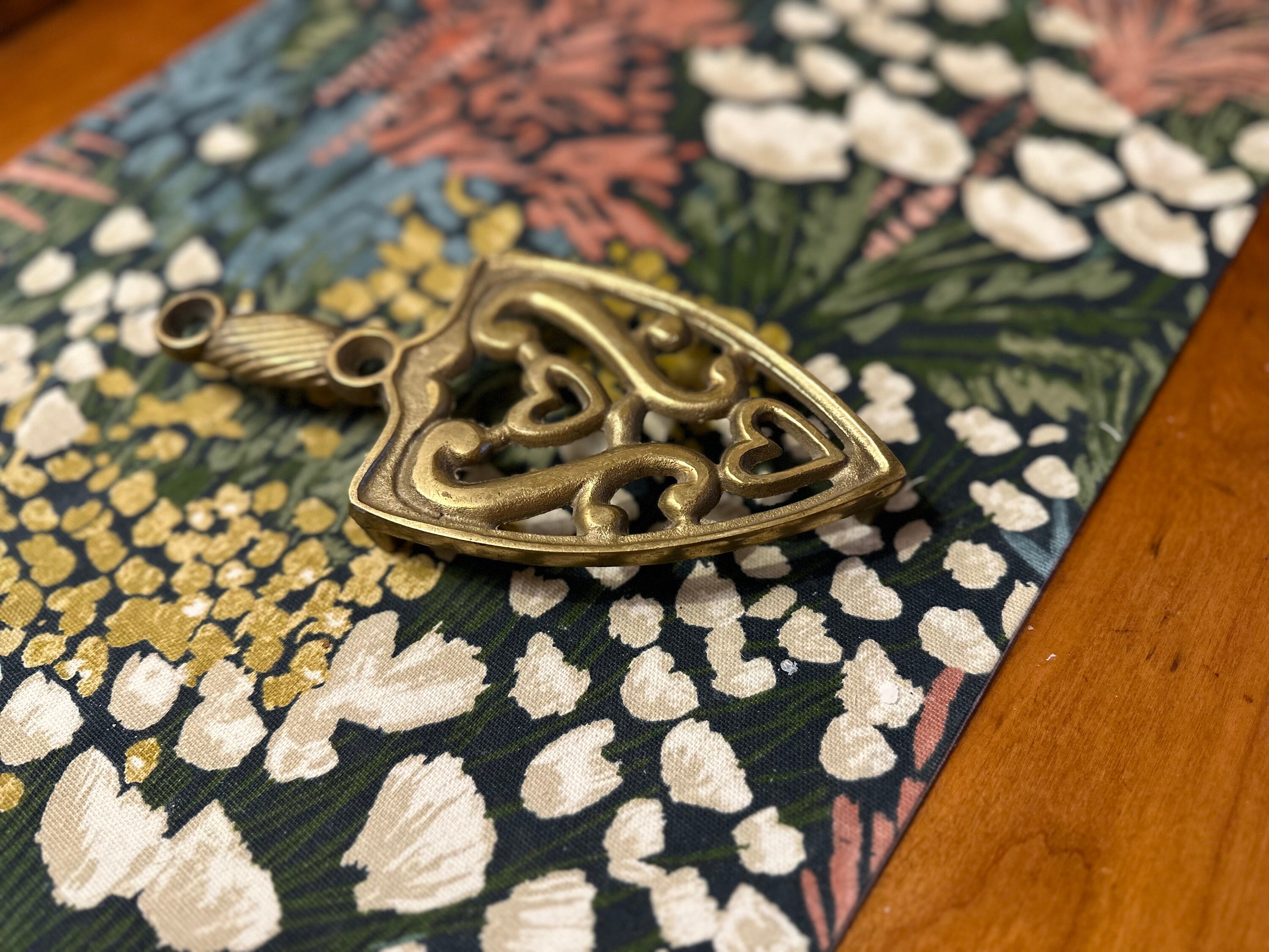 Wilton Vintage Brass Trivet | Hot Plate Holder - Etsy