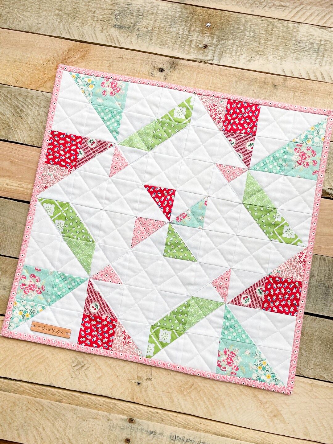 Peek-a-boo Pinwheels Mini Quilt Pattern-pdf Download - Etsy