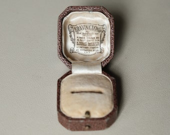 Unusual Small Vintage Style Ring Box. Antique Style Jewelry Box ...