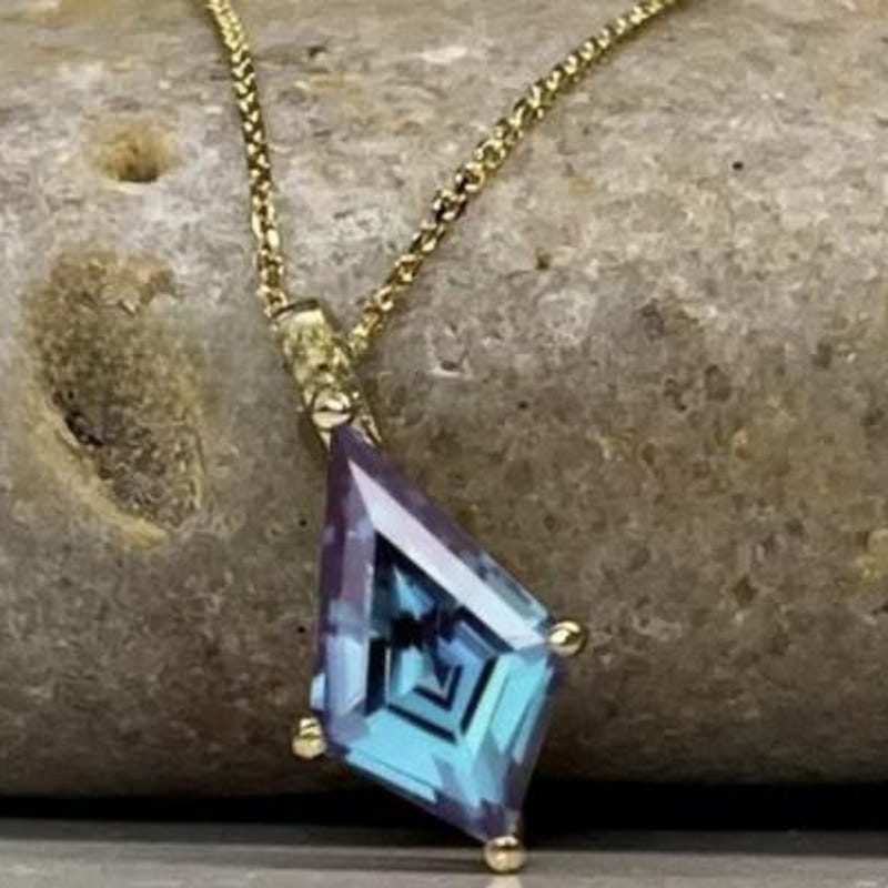 Kite Necklace - Etsy