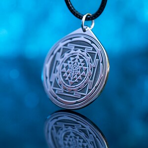 Sri Yantra Shri Chakra Amulet Pendant Mantra Amulet Occult Magic ...
