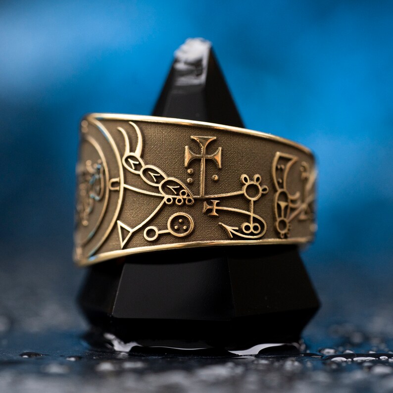 Bune Seal Ring: Demon of Wealth , Earthly and Mortal Power, Solomon ...