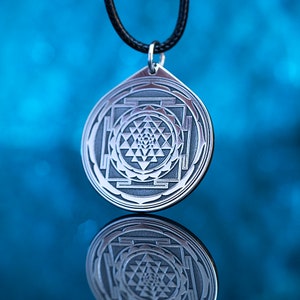 Sri Yantra Shri Chakra Amulet Pendant Mantra Amulet Occult Magic ...