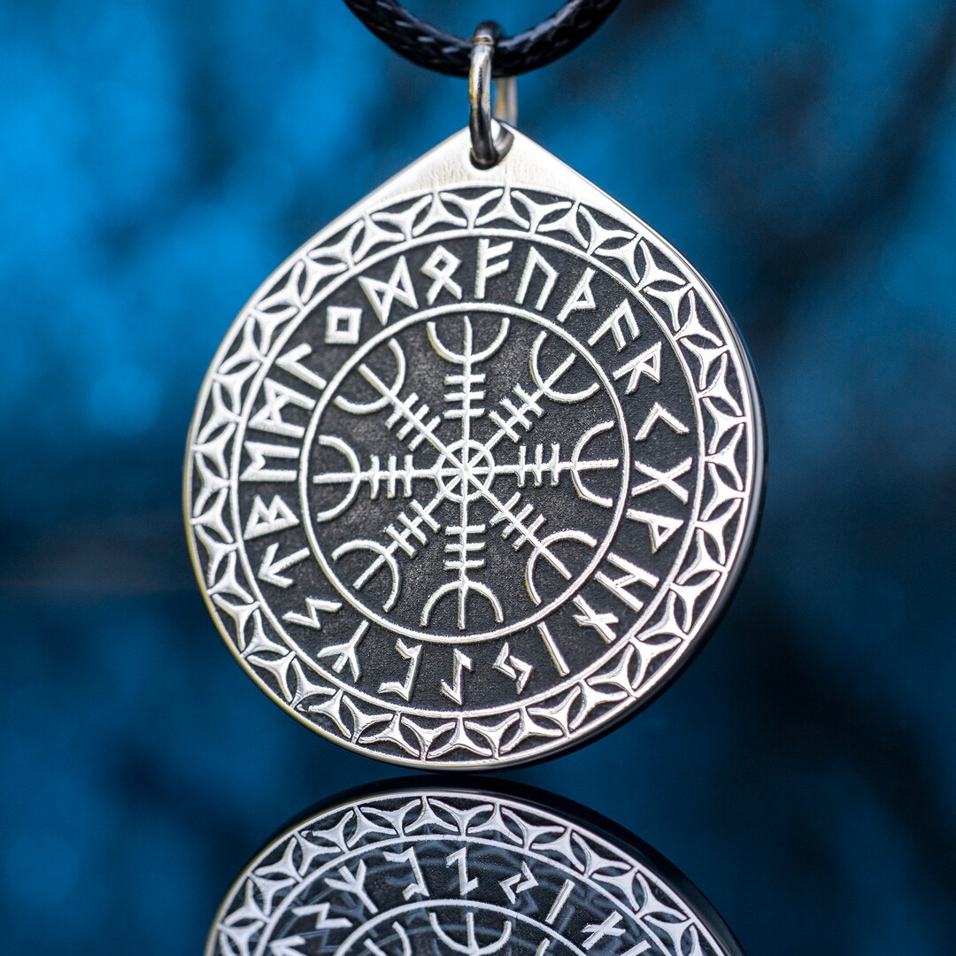 Viking the Helm of Awe Rune Pendant in Wheel of Universe North Celtic ...