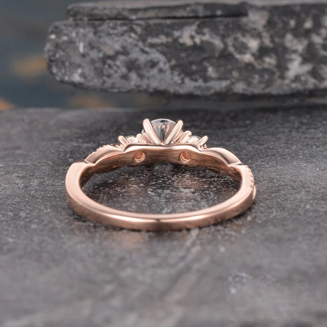 Round Cut Moissanite Engagement Ring 14/18K White Gold Round Engagement ...