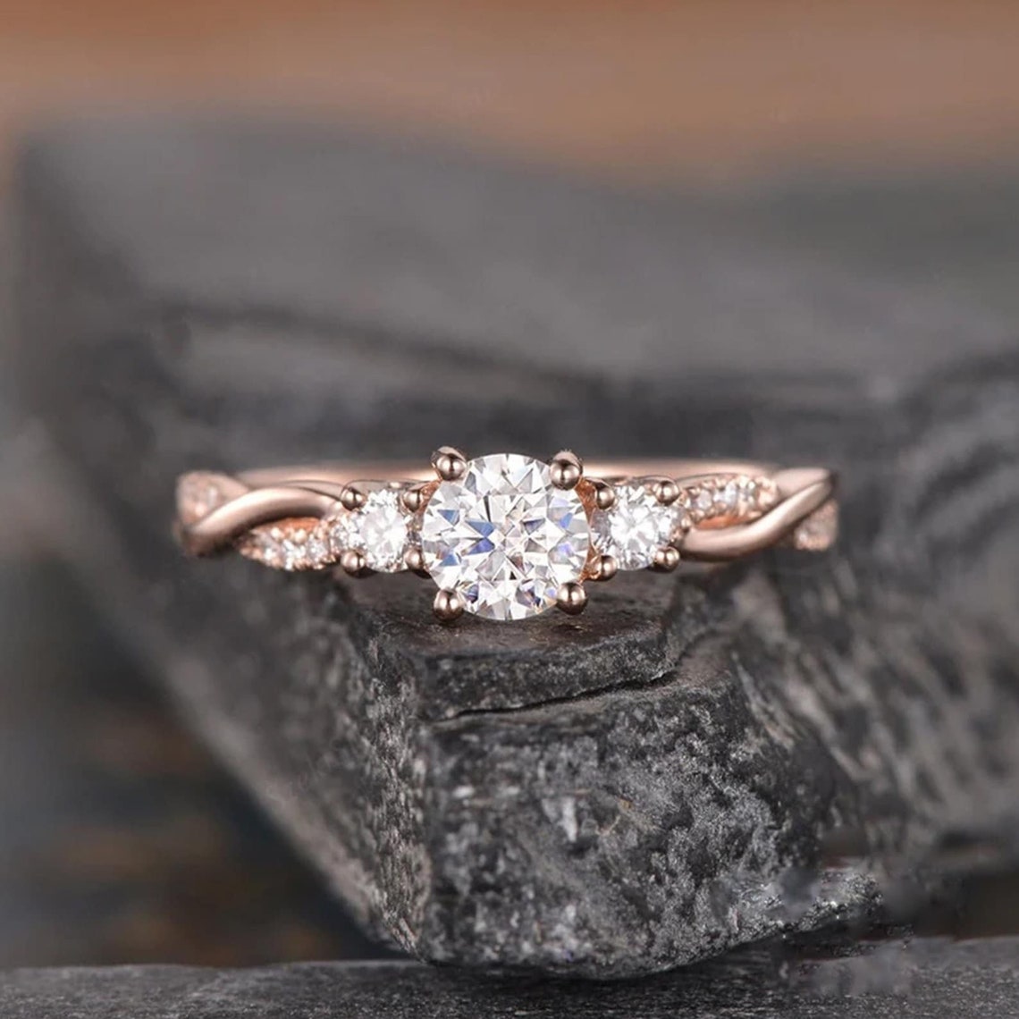 Round Cut Moissanite Engagement Ring 14/18K White Gold Round Engagement ...