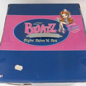 Bratz Stylin' Salon 'N' Spa Playset ,2002 MGA Exlusive DANA Doll ...