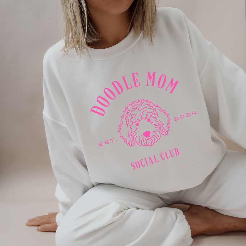 Custom Goldendoodle Dog Mom Sweatshirt, Doodle Mom Crewneck, Pet Owner ...
