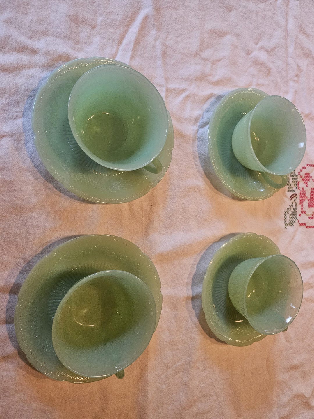 4 Jadeite Anchor Hocking Alice Pattern Cup and Saucer - Etsy