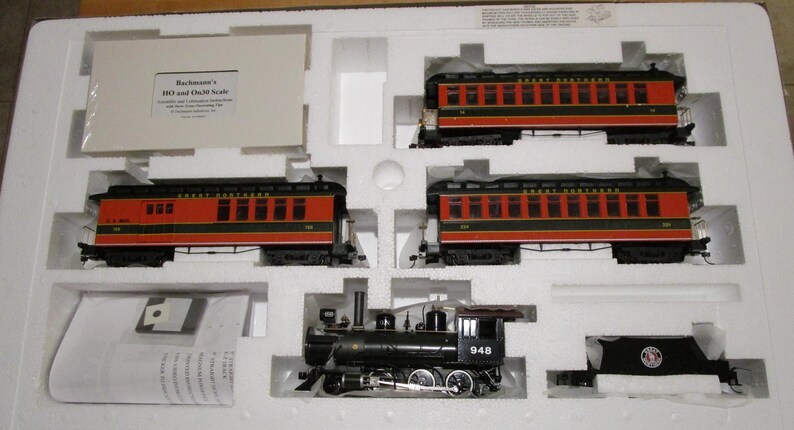 Bachmann Narrow Gauge Express Great Northern Complete On30 Scale Train ...