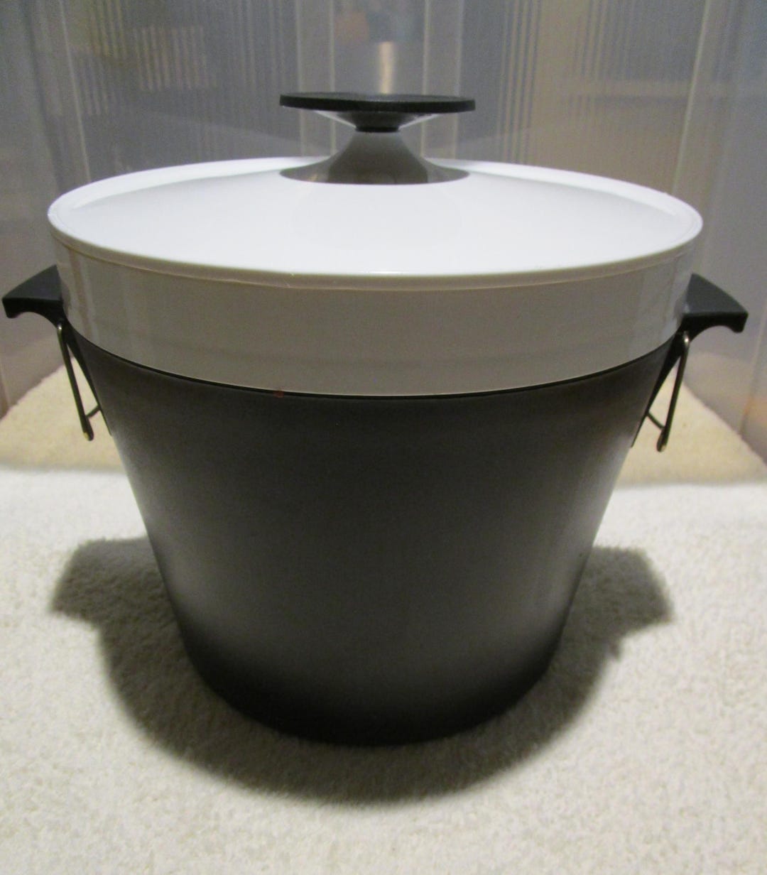 Vintage Geni Black and White Ice Bucket - Etsy