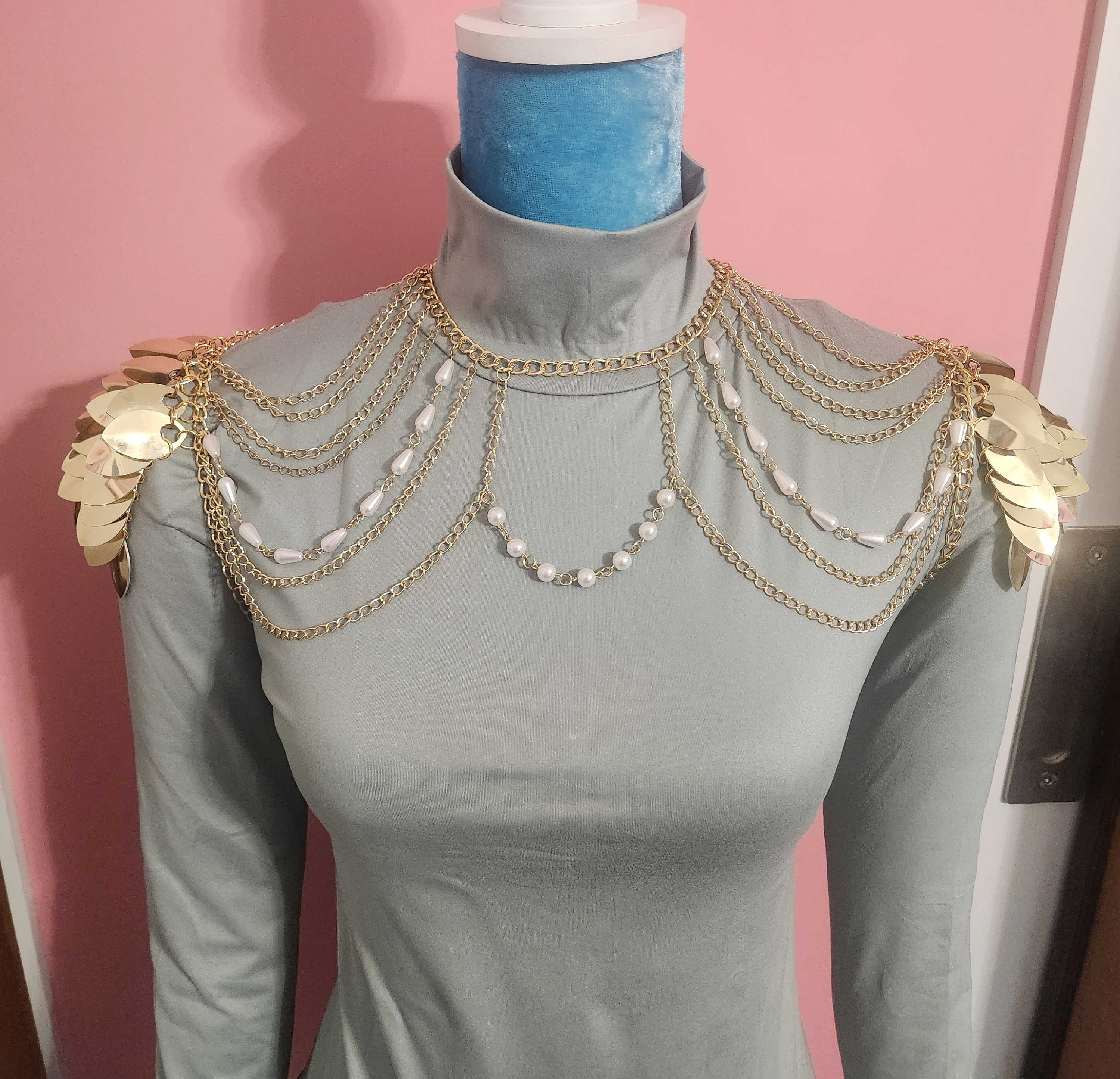 Gold Scalemaille Shoulder Armor With Pearl Cape, Wide Fit - Etsy