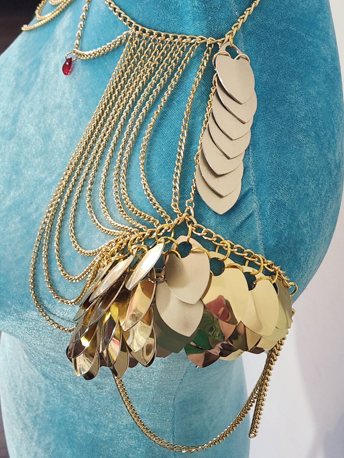 Shinning Armor, Dragon Scales, Scale Mail Shoulder Armour Pauldron ...