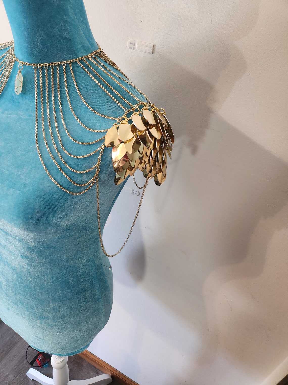 Dragon Scales, Scale Mail Shoulder Armor Pauldron - Etsy