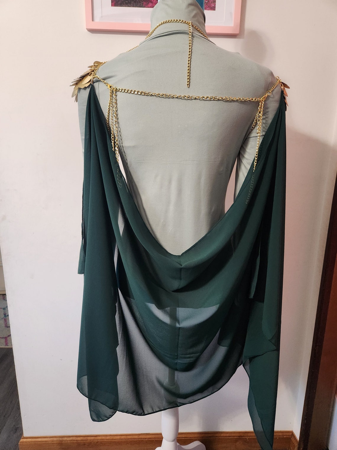 Dragon Scales, Scale Mail Shoulder Armor Pauldron, Gold With a Dark ...