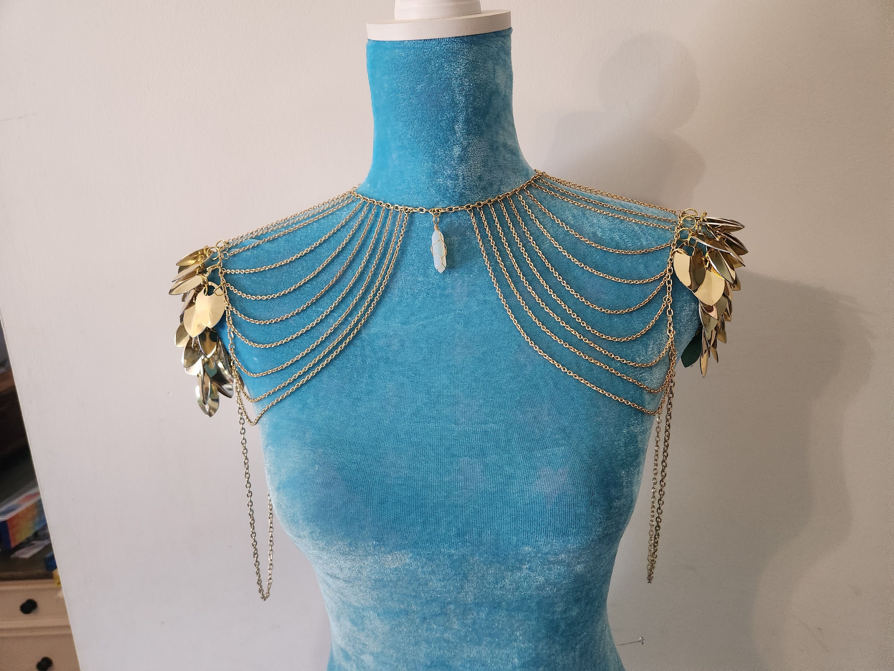 Scalemaille, Dragon Scales, Scale Mail Shoulder Armor Pauldron - Etsy