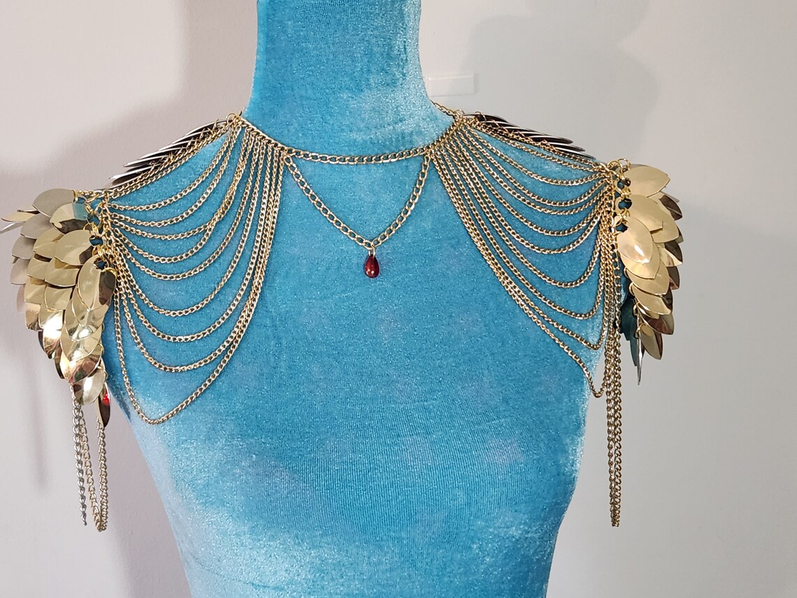 Shinning Armor, Dragon Scales, Scale Mail Shoulder Armour Pauldron ...