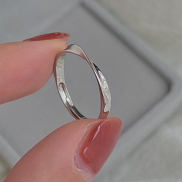 Mobius Ring - Etsy