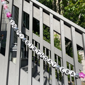 TAYLOR SWIFT BIRTHDAY Friendship Bracelet Garland - Etsy