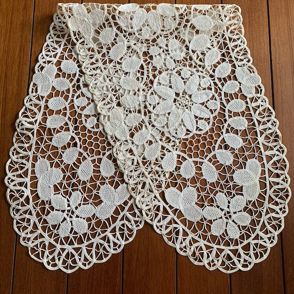 Lace Table Runner - Etsy