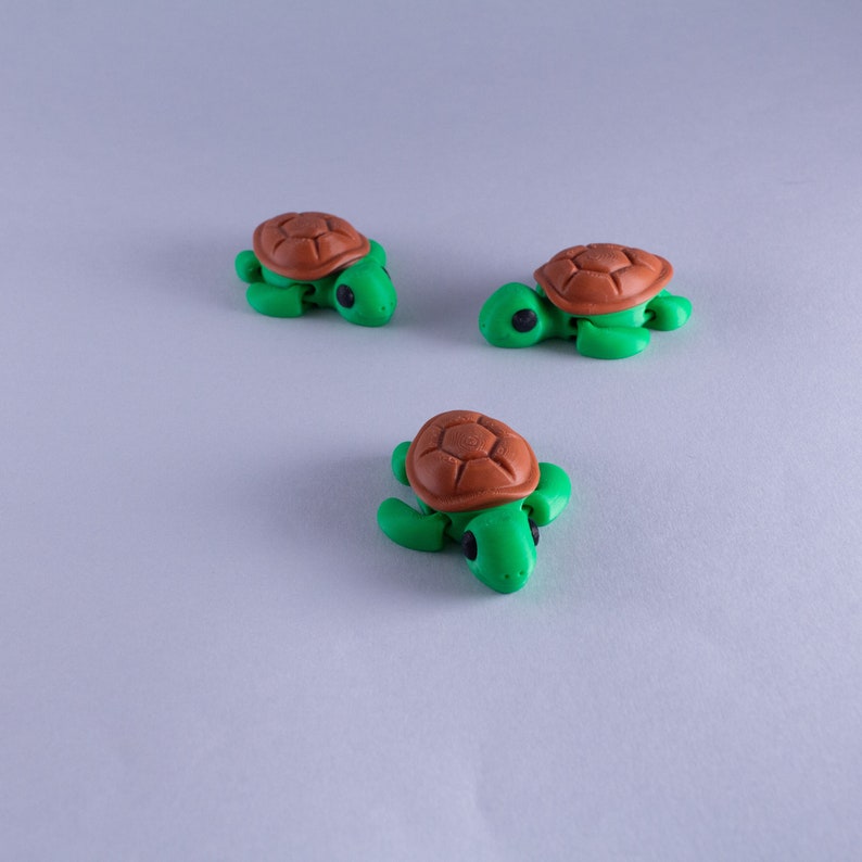 Articulated Baby Turtle 3D Printed Keychain Designed by ZOU3D - Etsy