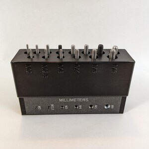 Screw and Nut Sorter - Metric and English Thread Sizing Guide With ...